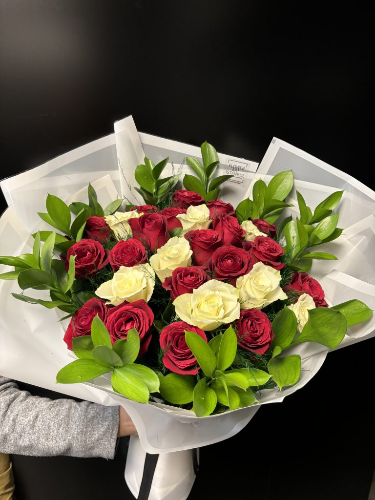 25 Red White Mixed Roses - Local Florist Istanbul - Send Flower- Same ...